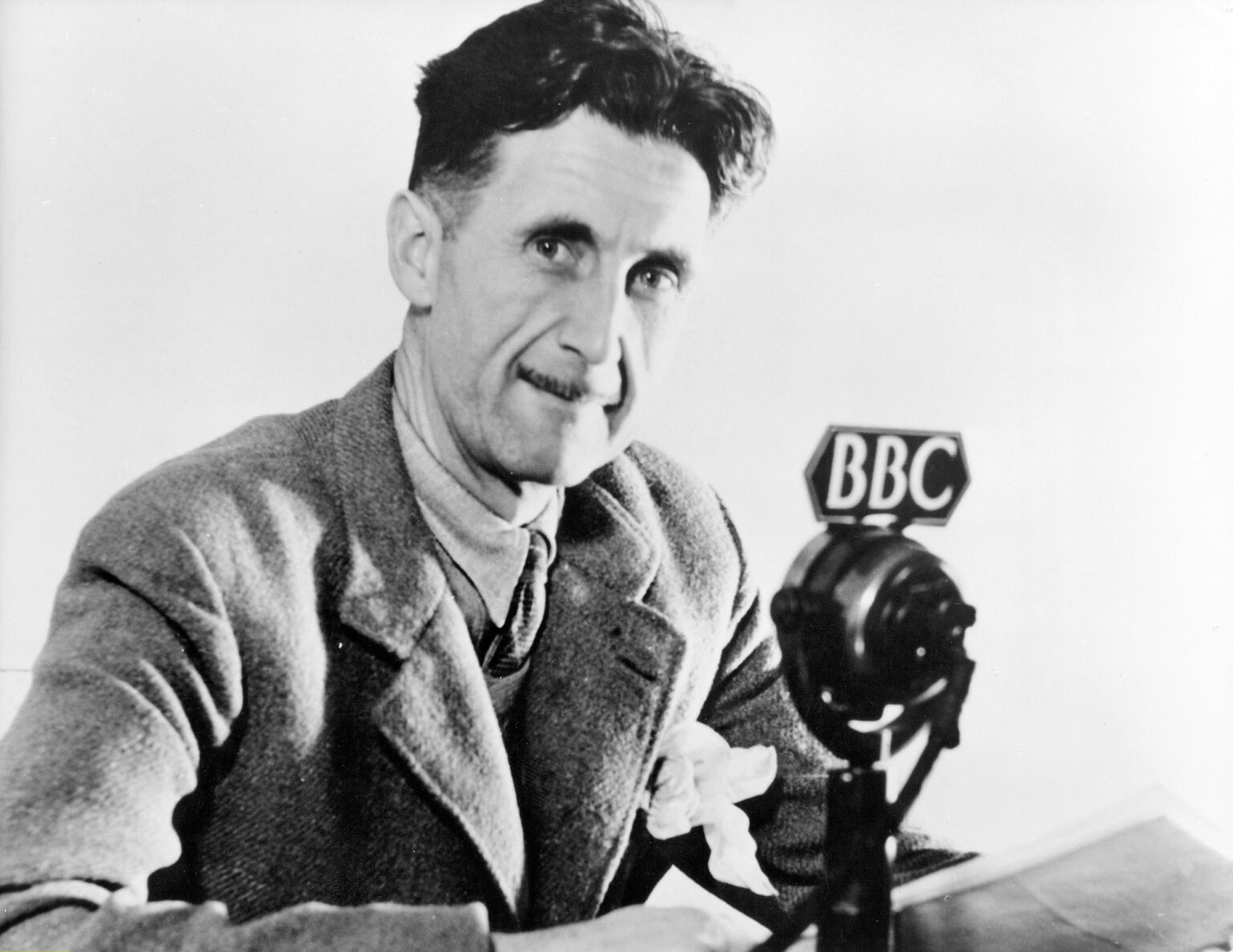 Interesting Facts About George Orwell - Fact Bud